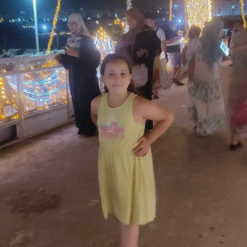 Manel : Signification, origine, personnalité et popularité du prénom bébé