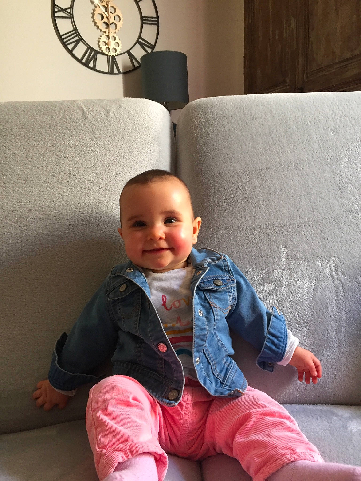 Laure : Signification, origine, personnalité et popularité du prénom bébé